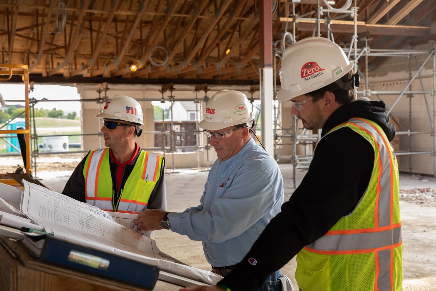 How to Choose: GC vs. CM Services - EDiS Company