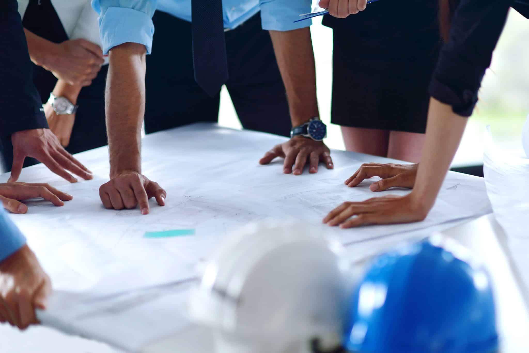 How to Choose: GC vs. CM Services - EDiS Company